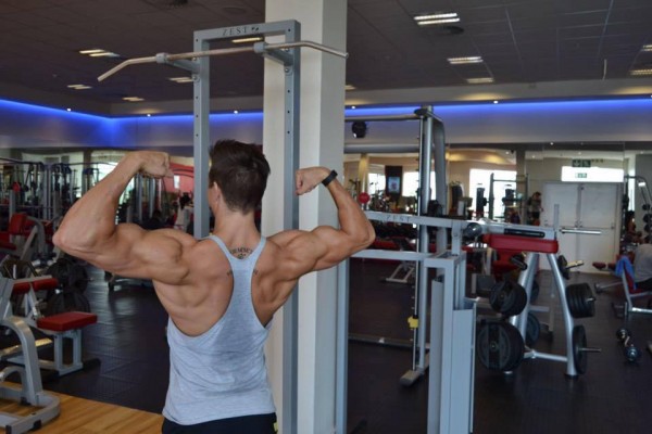 WBFF Pro Jesse Pretorius Shares His Chest And Ab Training Workouts And ...